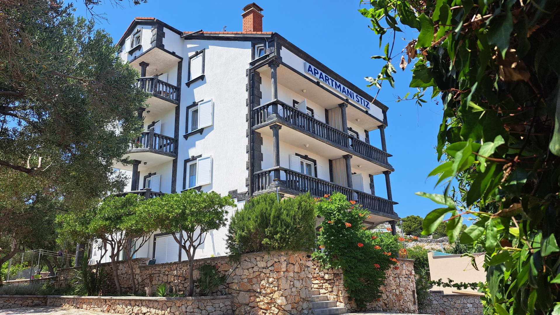 Apartments ŠTIZ by the sea, Betina, island of Murter, Croatia ...
